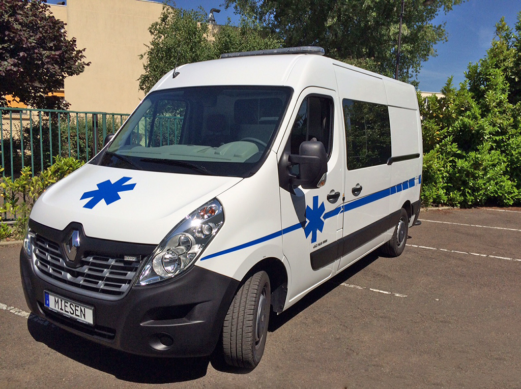 Ambulance Renault Master | C. Miesen